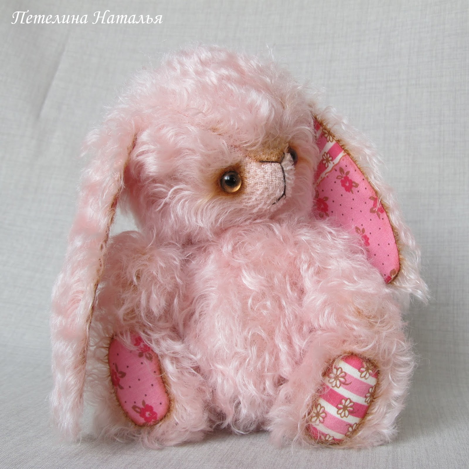 Natalia Petelina Collectible Teddy Bears: Small pink bunny