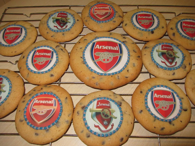 The Cookie Cat bakes from home!: Football themed cakes/cupcakes/cookies ...