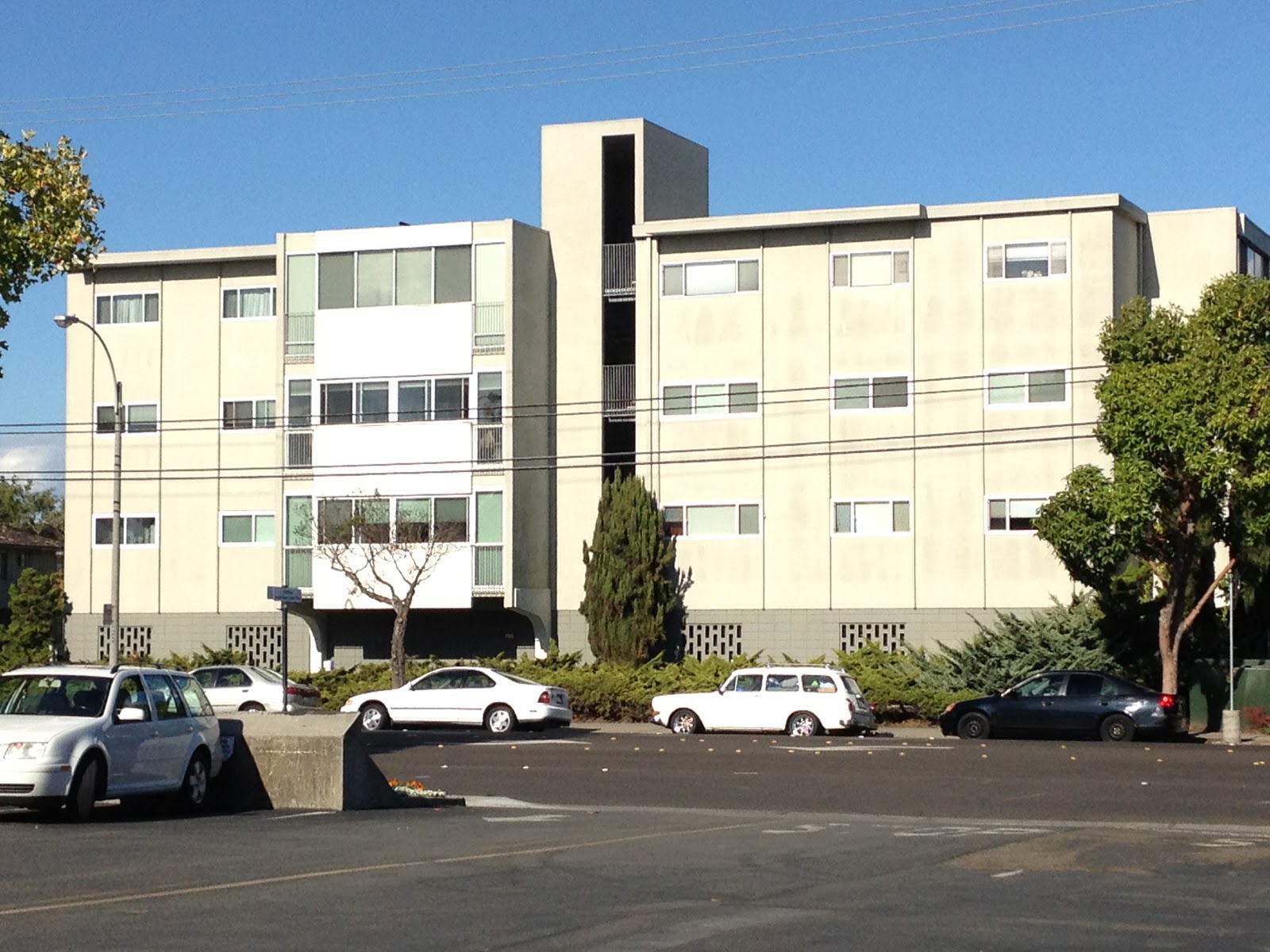 Color Marie: Beige Buildings Make Me Cry