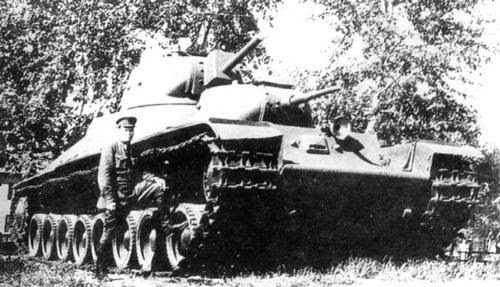 Armour force / Panssaroitu voima : T-100 tank