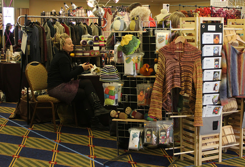 The Flitter Knitter: Interweave Knitting Lab