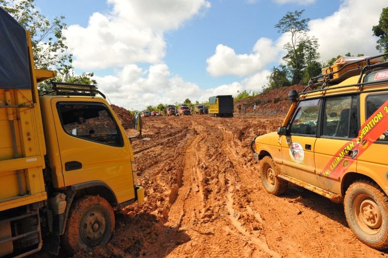 Borneo 4X4 Adventures: On the Kalimantan Camel Trail