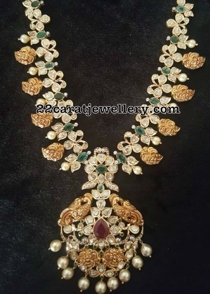 Pachi Necklace with Emeralds - Jewellery Designs