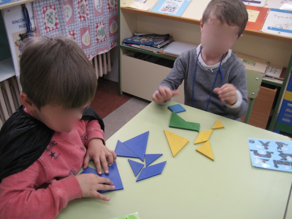 Mariposas: MIKADO Y TANGRAM