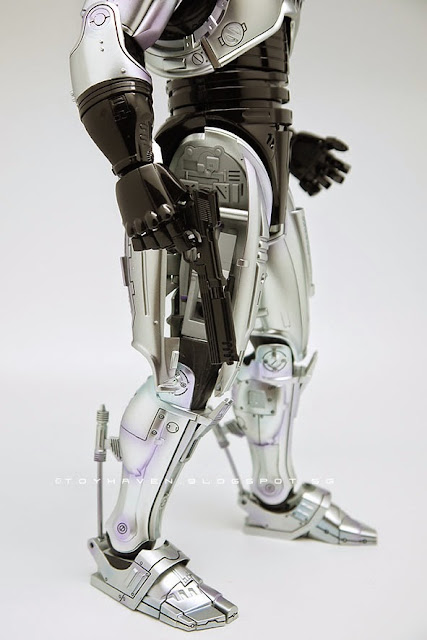 toyhaven: Hot Toys MMS202-D04 1/6th scale die-cast RoboCop 12-inch (30 ...