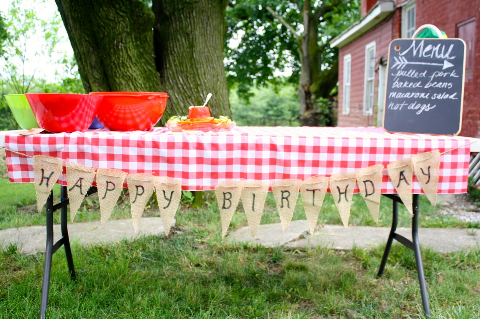 Lifesong Mama & Baby: Easy No-Sew Burlap Birthday Bunting {Tutorial}