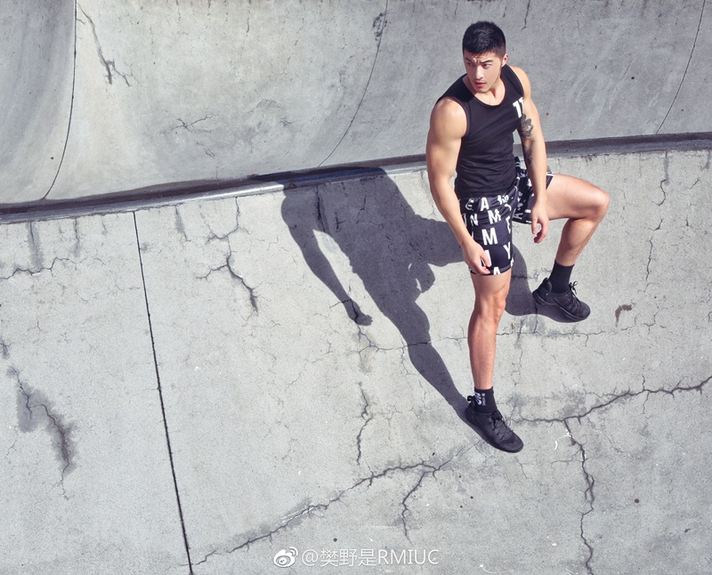 Grand Boyzone: Edison Fan