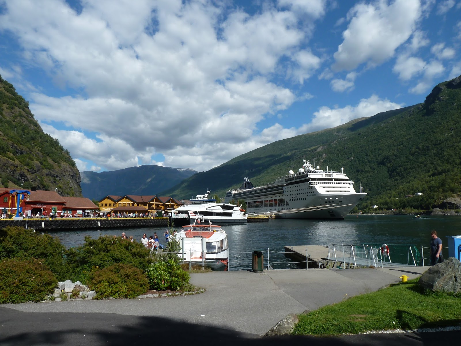 La Loc@: Viaje a Noruega VII. Myrdal-Flam: Ferry-Gudvangen-Voss, 18/8/2016