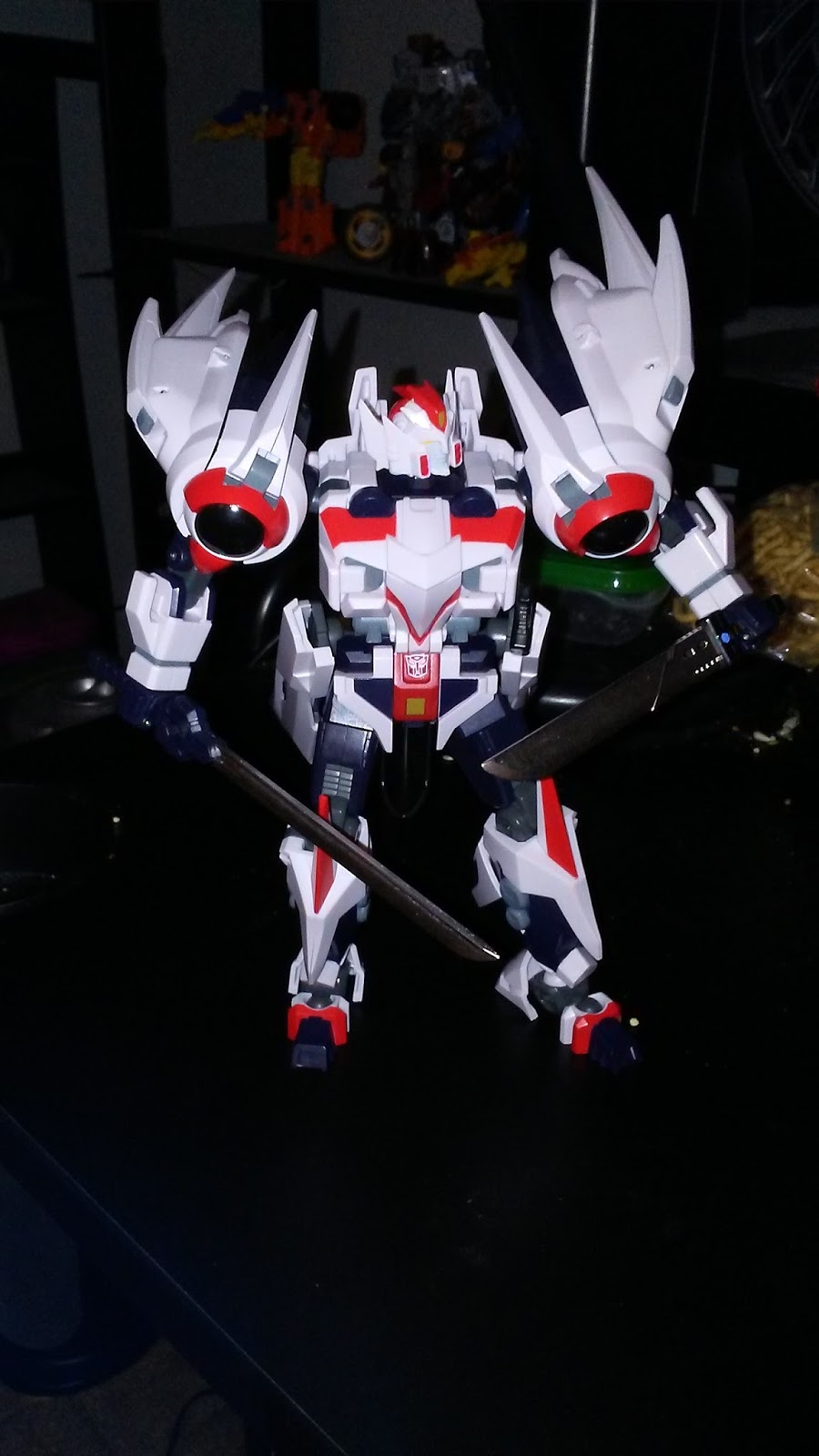 Mr Smiths Plastic Hideaway: Toysday:IDW Wing