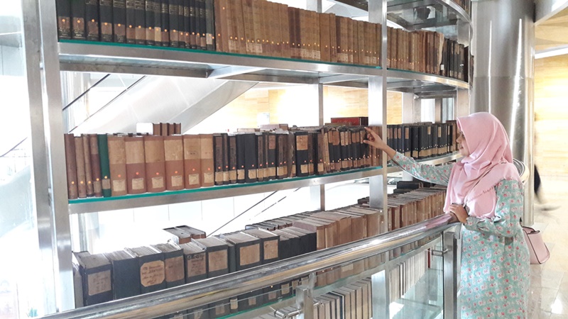 10 Tips Berkunjung Asyik di Perpustakaan Nasional Indonesia - Meykke ...