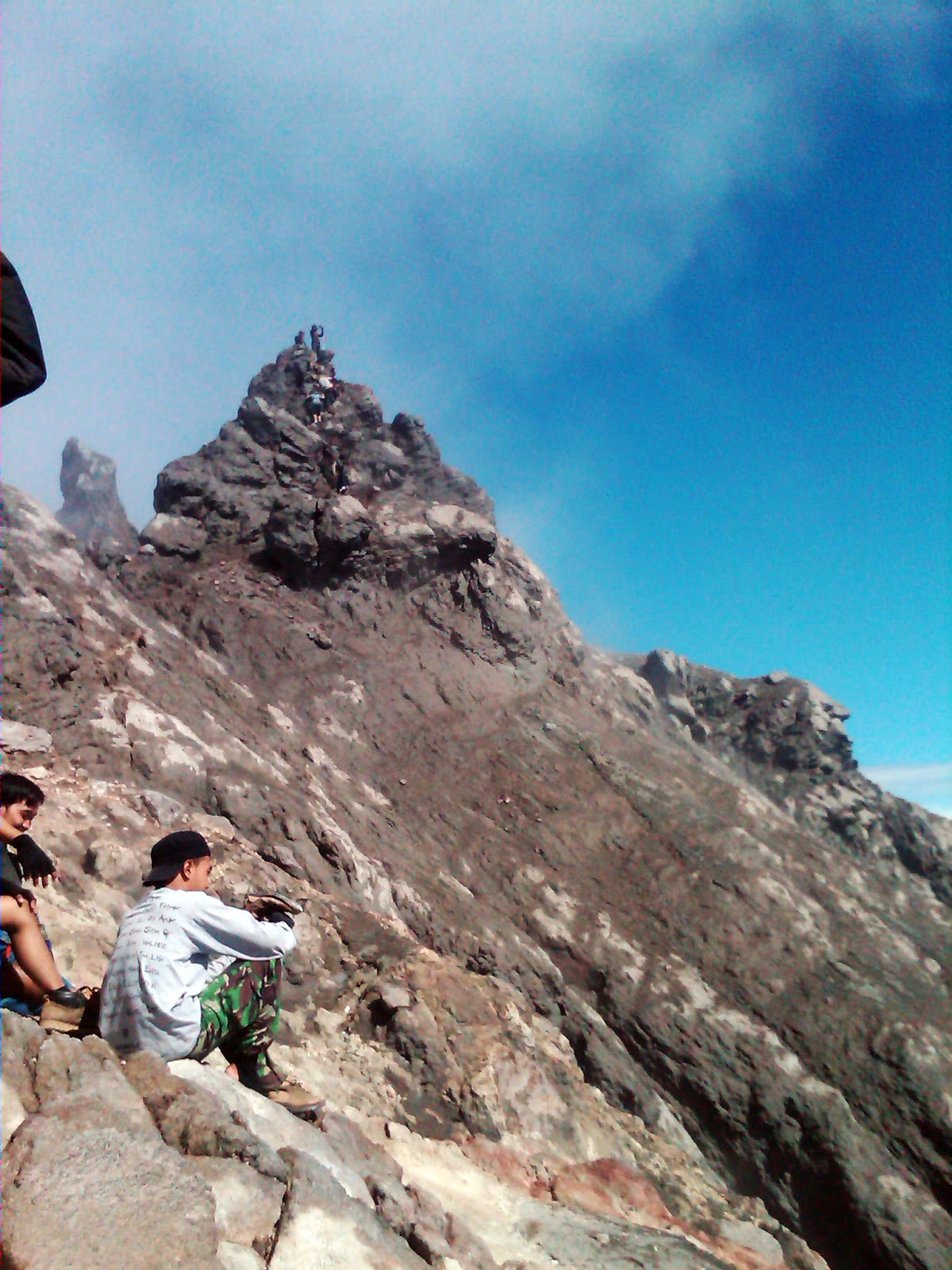 Sebuah Kebebasan: Gunung Merapi Disaat Sengang Waktu