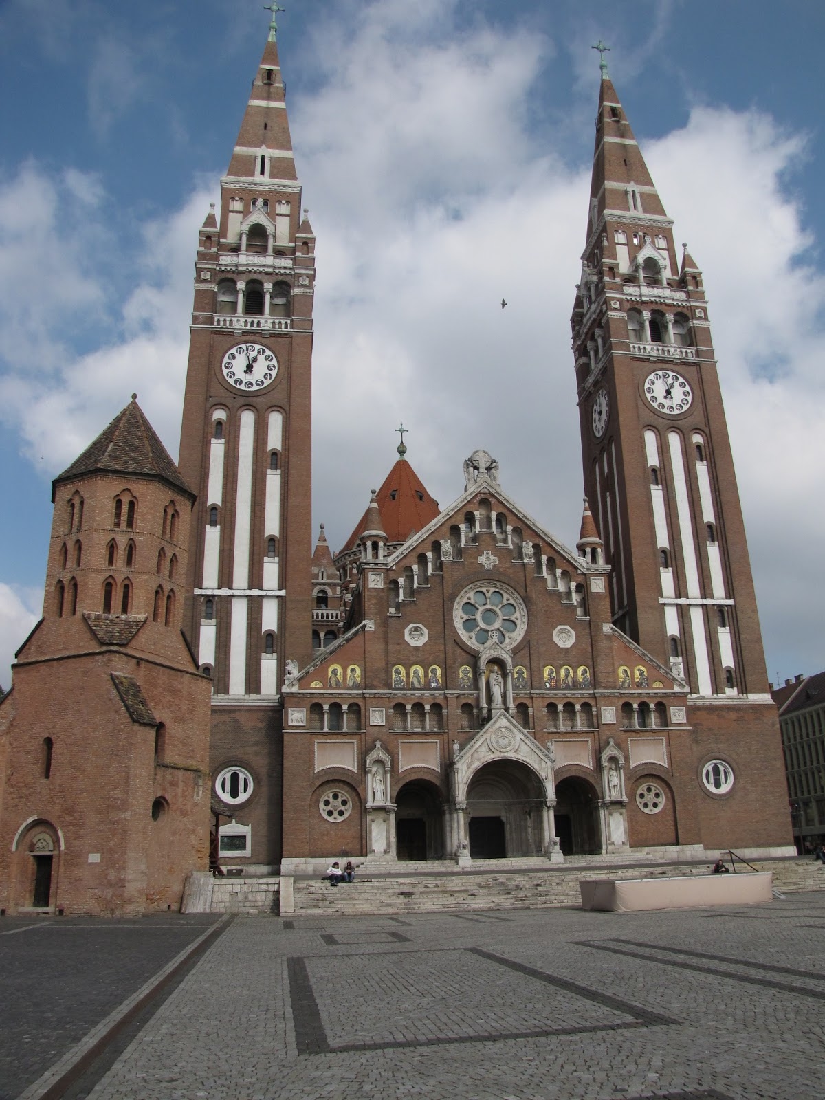 Travels: Magyarország, Szeged, Dóm tér, Fogadalmi templom (Dóm), SzG3