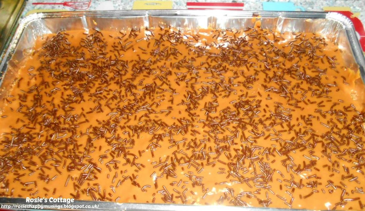 Rosie's Cottage: Scottish Caramel Shortbread Tray Bake