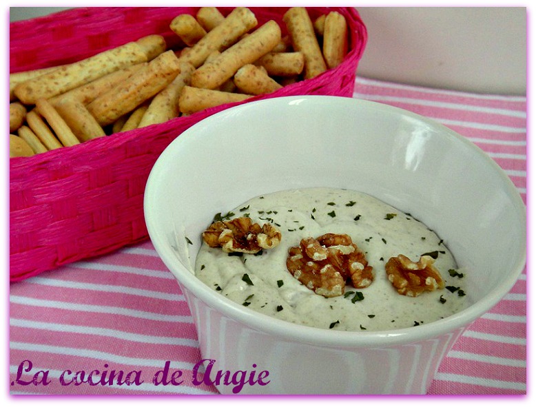 La Cocina De Angie Dip De Queso Azul Y Nueces