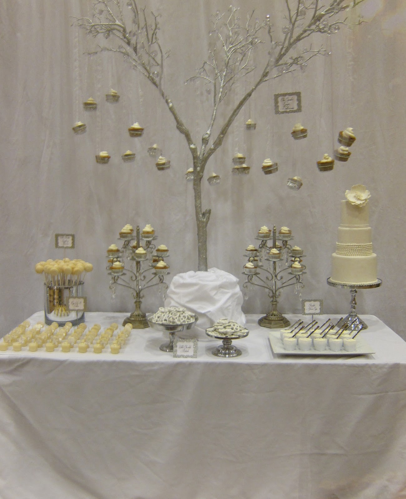 Eyecandy: Wonderful White Dessert Table