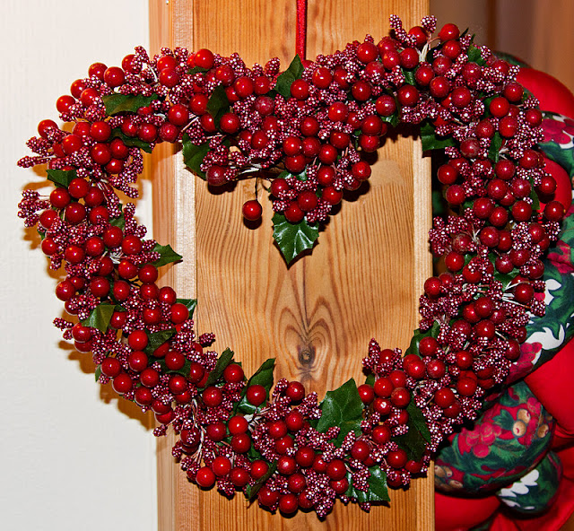 VELKOMMEN TIL KJERSTIS LØSE TRÅDER: Engler, hjemmesydde hjerter ...