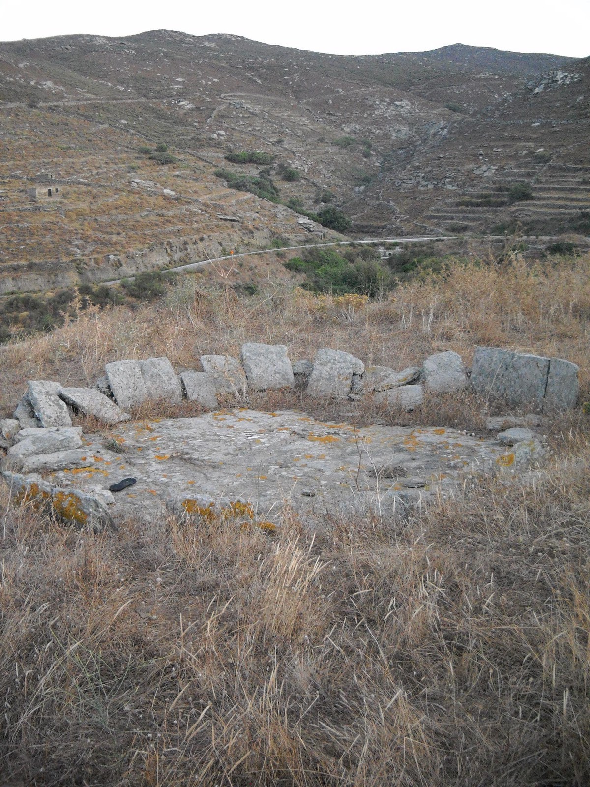 Η ΚΟΡΗ ΣΤΟΝ ΠΥΡΓΟ