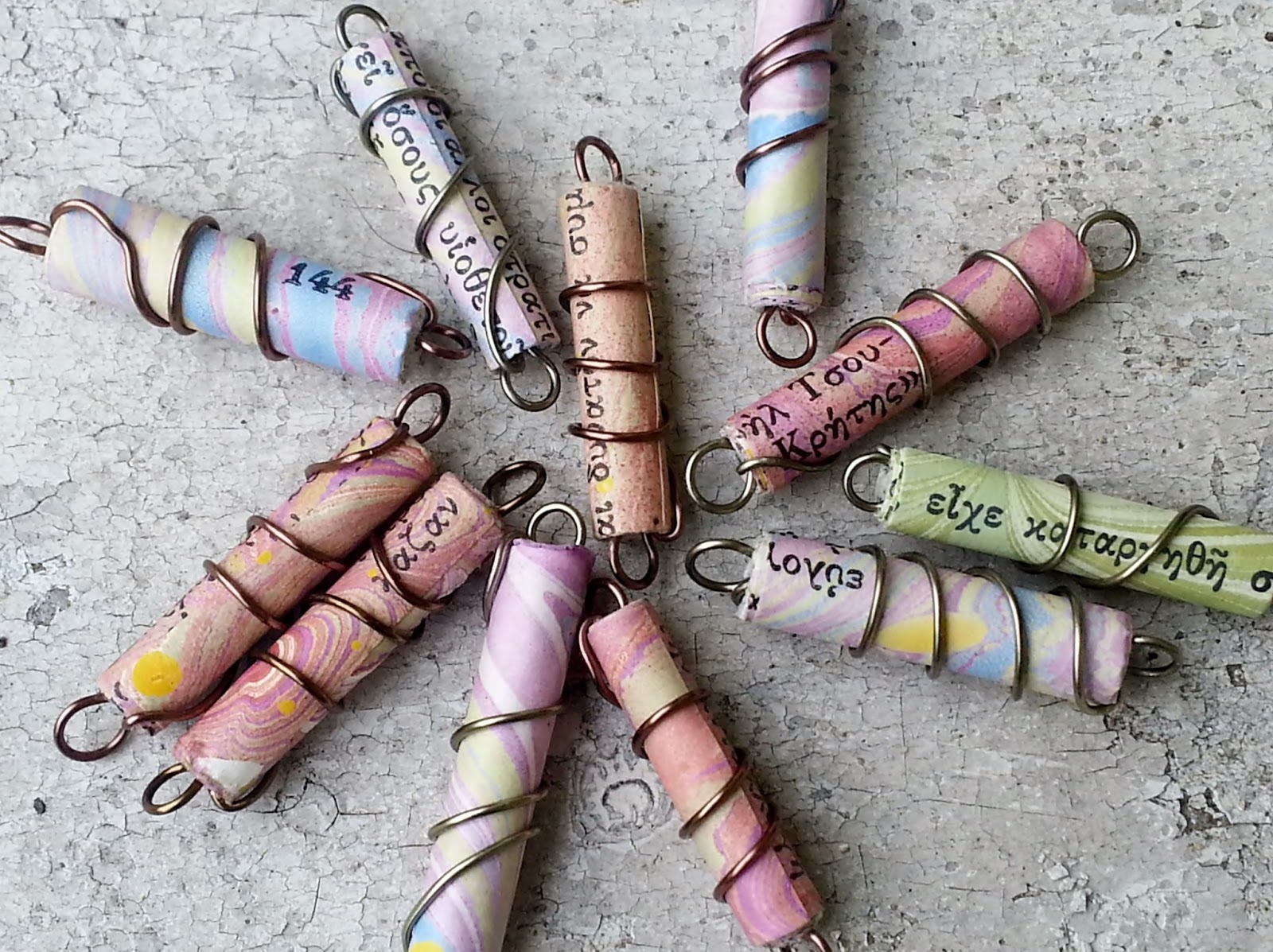 Secondhand Sapphires Obsessed With Making Paper Beads