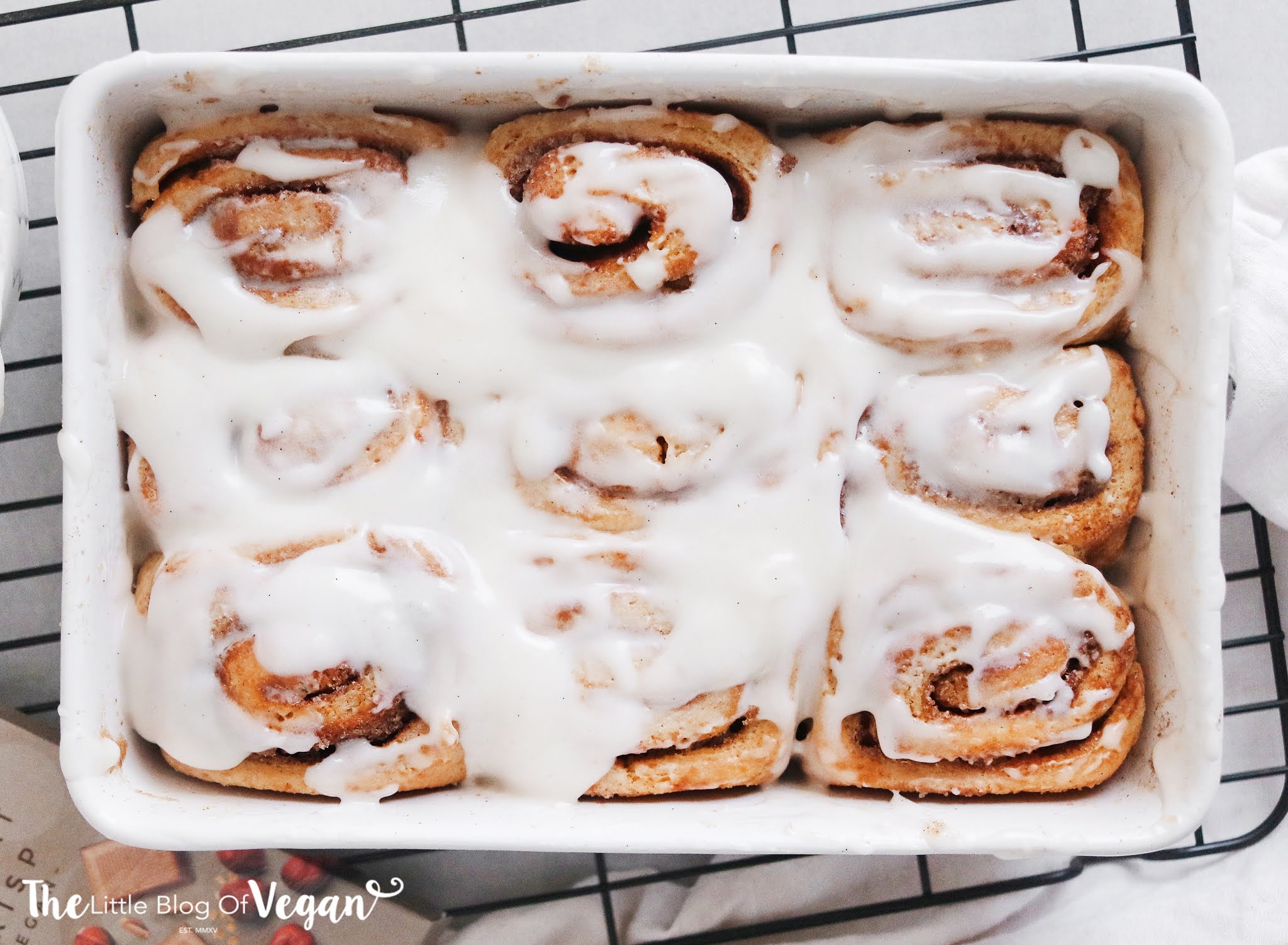 White chocolate cinnamon rolls recipe | Ft iChoc - The Little Blog Of Vegan
