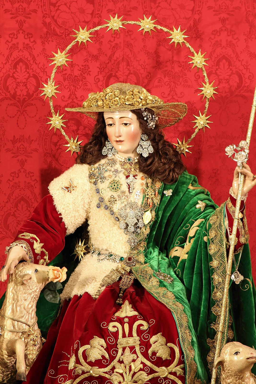 SEVILLA A TRAVES DE UN OBJETIVO: TRIDUO A LA DIVINA PASTORA