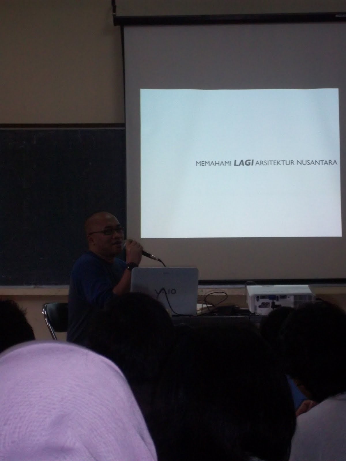 SELASAR: Kuliah Tamu Ary Indra; Mengenal Lagi Arsitektur Nusantara