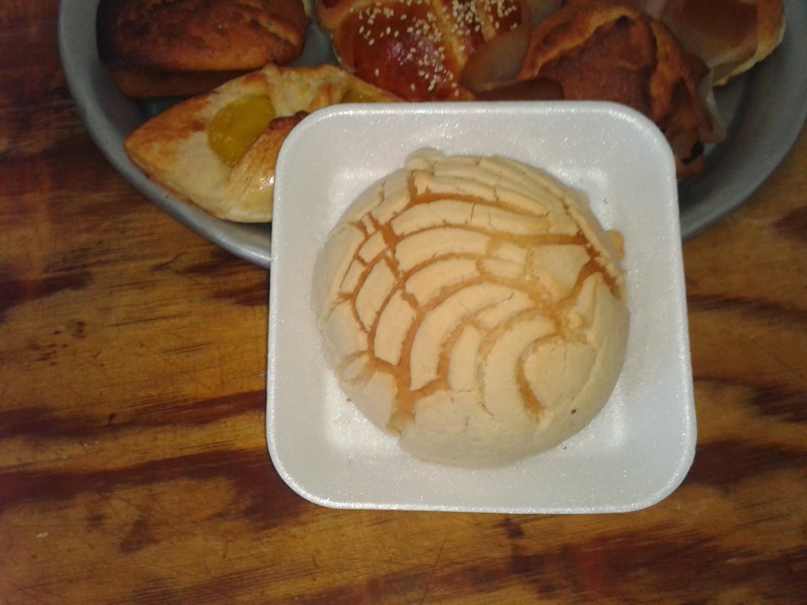 Pan chino: Concha deliciosa con un cafe calientito :3