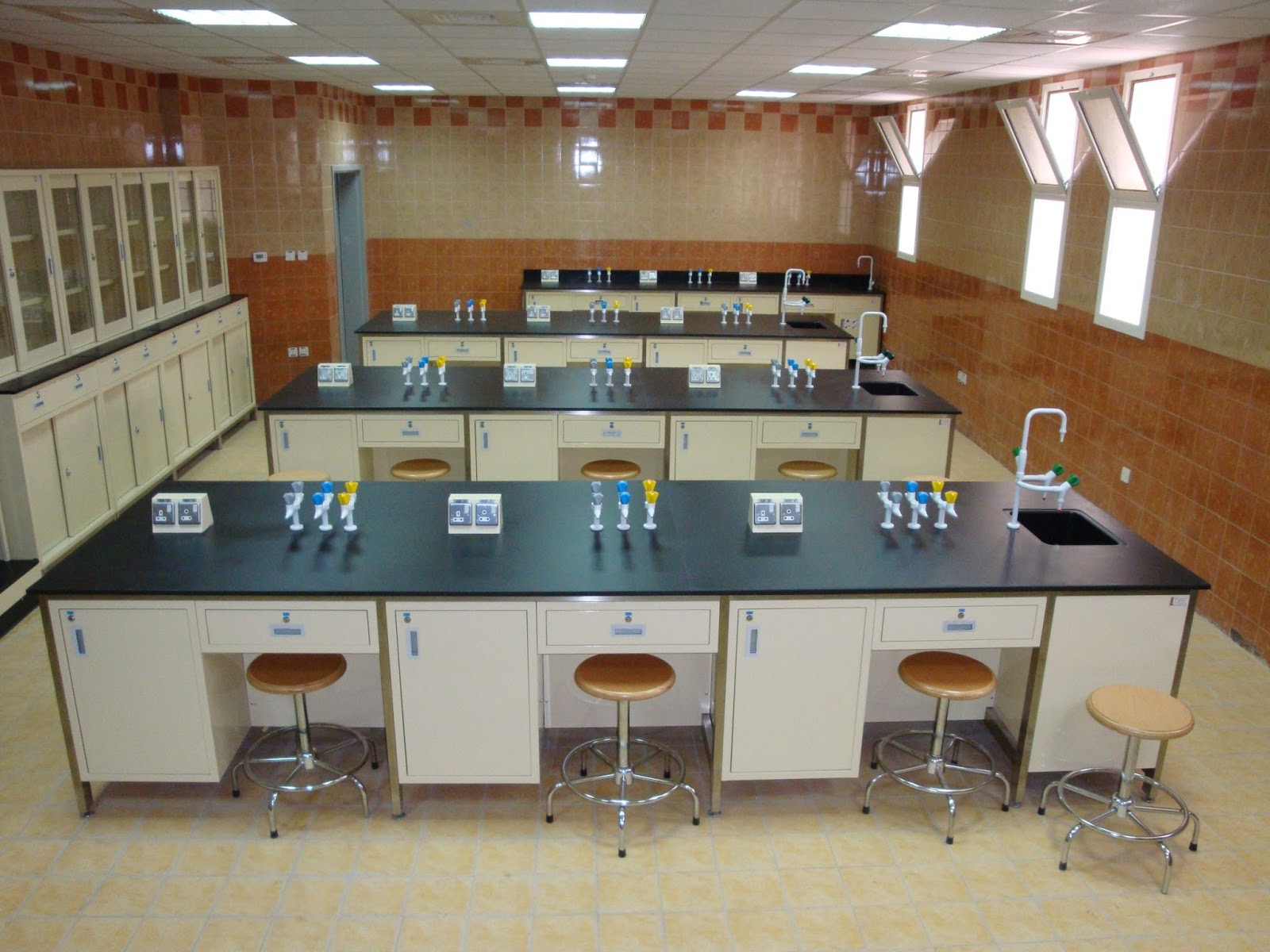 Saudi Modern Factory شركة المصنع السعودى الحديث: بعض الأعمال Some of works