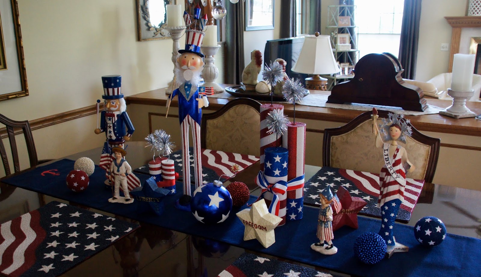 Home and Gardening With Liz: Patriotic Dining Parade!