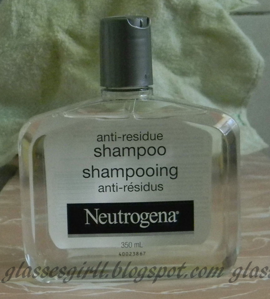 Glasses Girl: Review: Neutrogena Anti Residue Shampoo