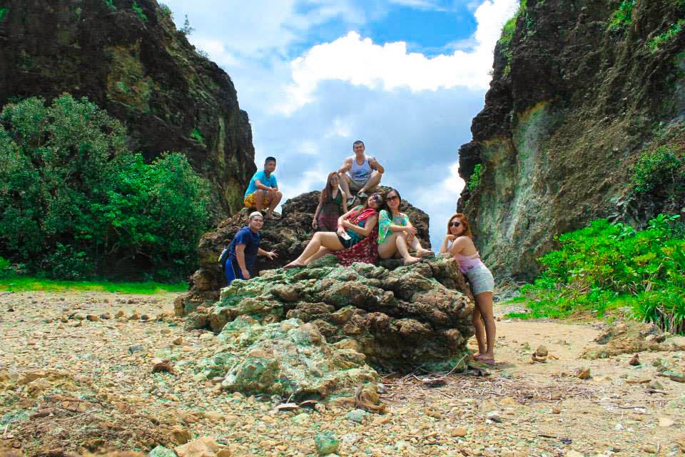 The Quaint Traveler: Baler Lighthouse & Dicasalarin Cove, Baler, Aurora