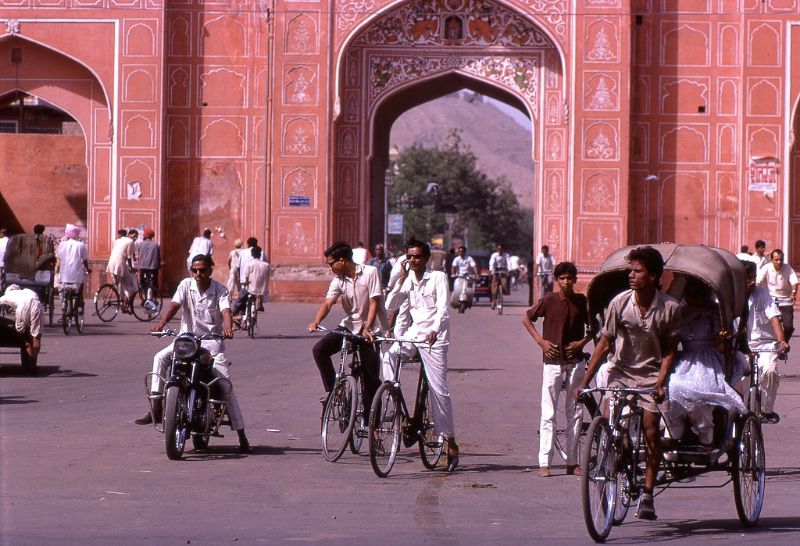 Wonderful Life of India in 1969 Through an Australian Traveler's Lens ...