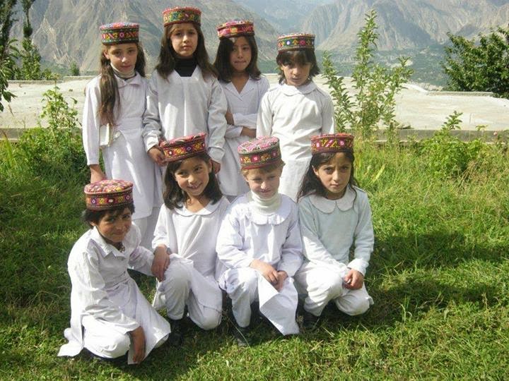 Pictures Folder of Gilgit Baltistan : Girls Presenting Traditional ...