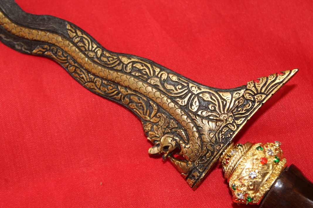 dewi kencono wungu: KERIS NOGO SOSRO