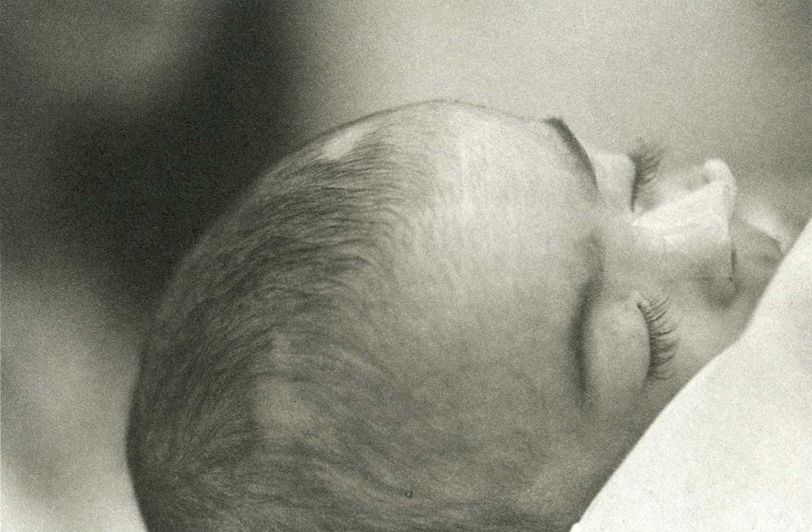 elrectanguloenlamano: TRACY, A DYING CHILD IS BORN. A PHOTOGRAPHIC ...