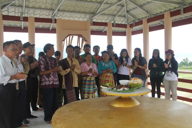 BERITAKU: Tugu Parhaumason Raja Simanihuruk di Harapohan Samosir
