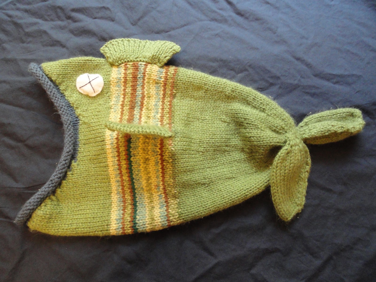 i would rather be knitting: Dead Fish Hats