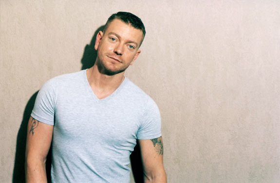 Tete-a-tete-s: June 2011