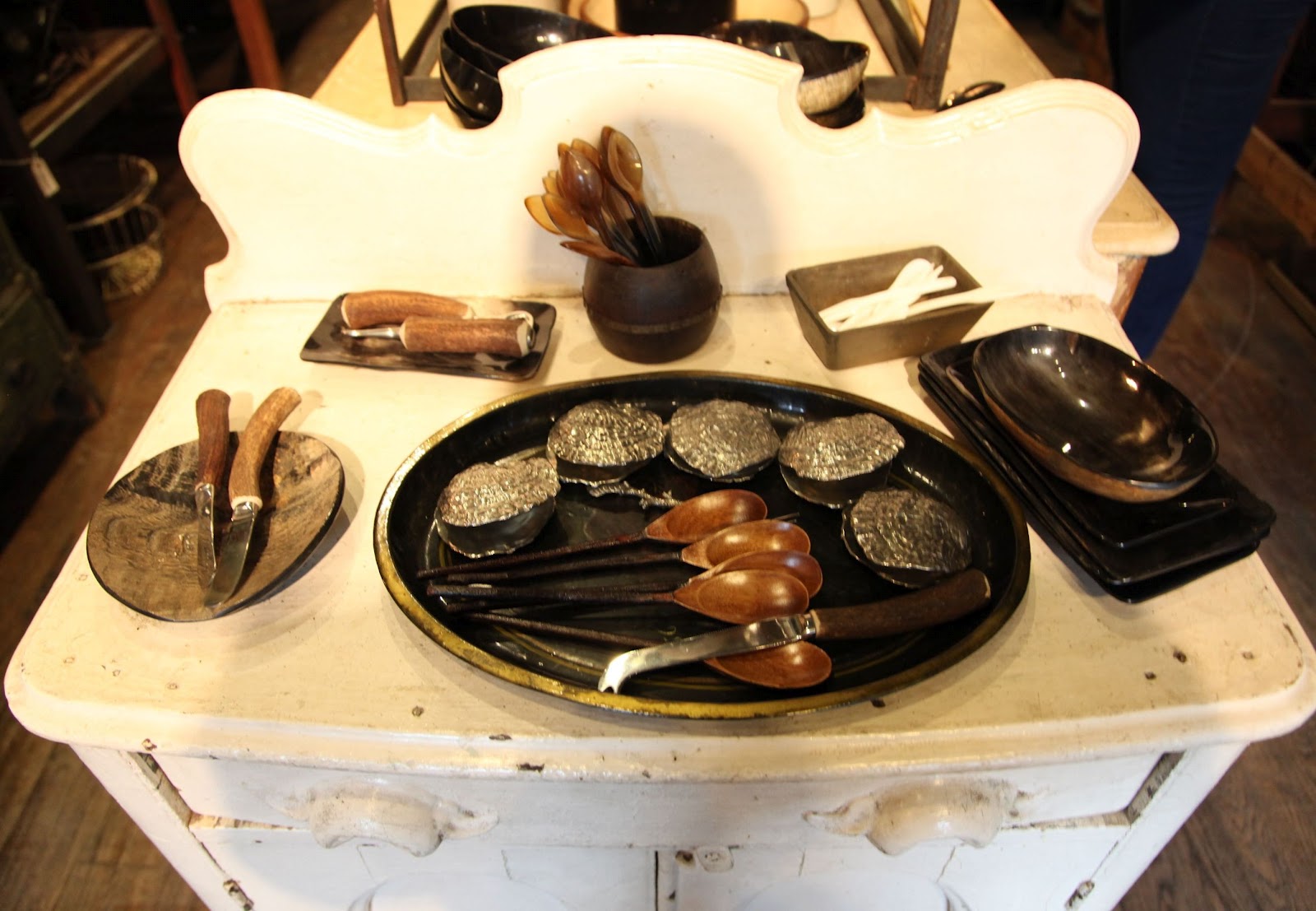 HABITUALLY CHIC DESIGN®