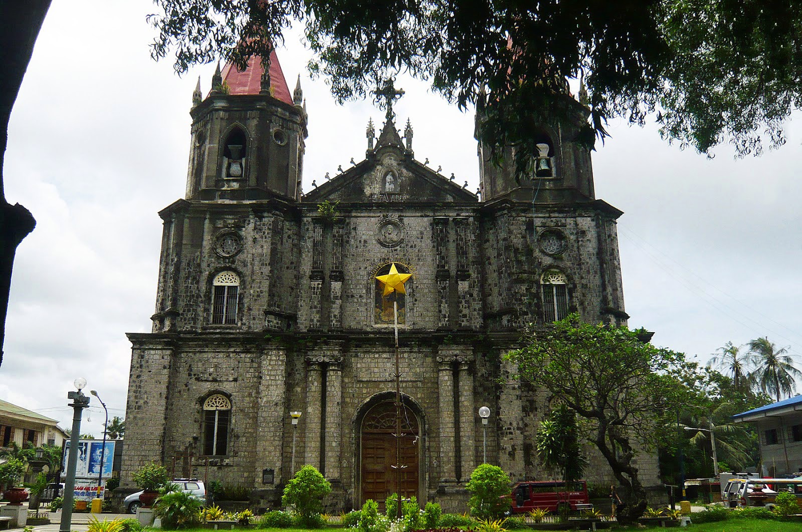walking distance & et cetera -: Molo Church-Molo District of Iloilo City