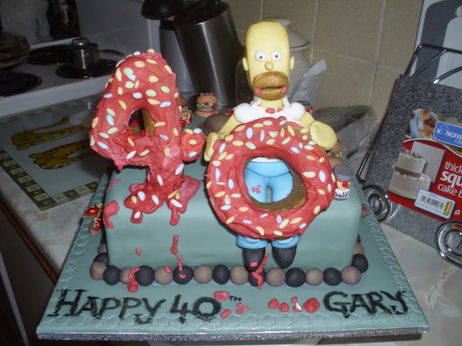 Dean's Creative Cake Blog (Quaker Cakes) : Homer Simpson 40th Birthday Cake