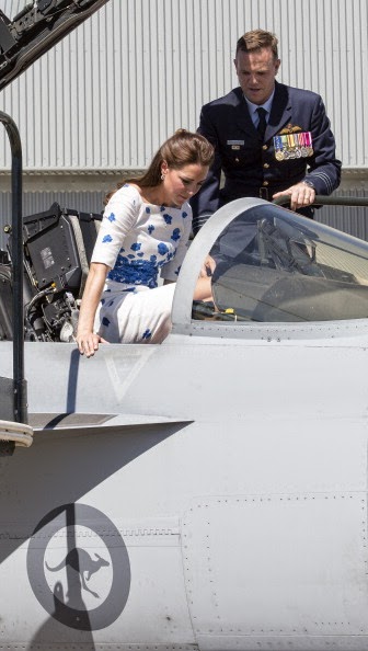 Kate Middleton Into Fighter Jet (PHOTOS)
