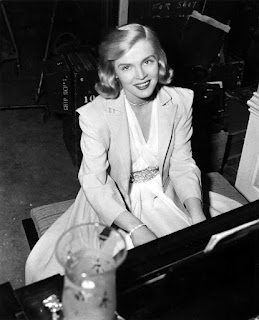 Slice of Cheesecake: Lizabeth Scott, pictorial