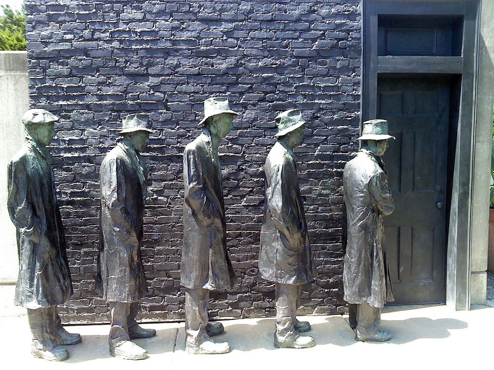98 Cents: Photogsnazzy: Depression Bread Line, by George Segal