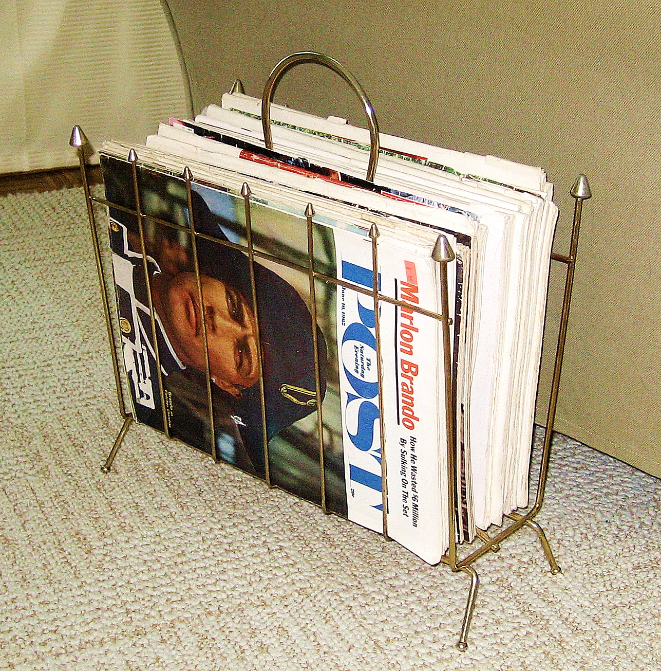 Vintage Finds, Mid Century and More at Evie's Haus: Vintage Magazine Holder