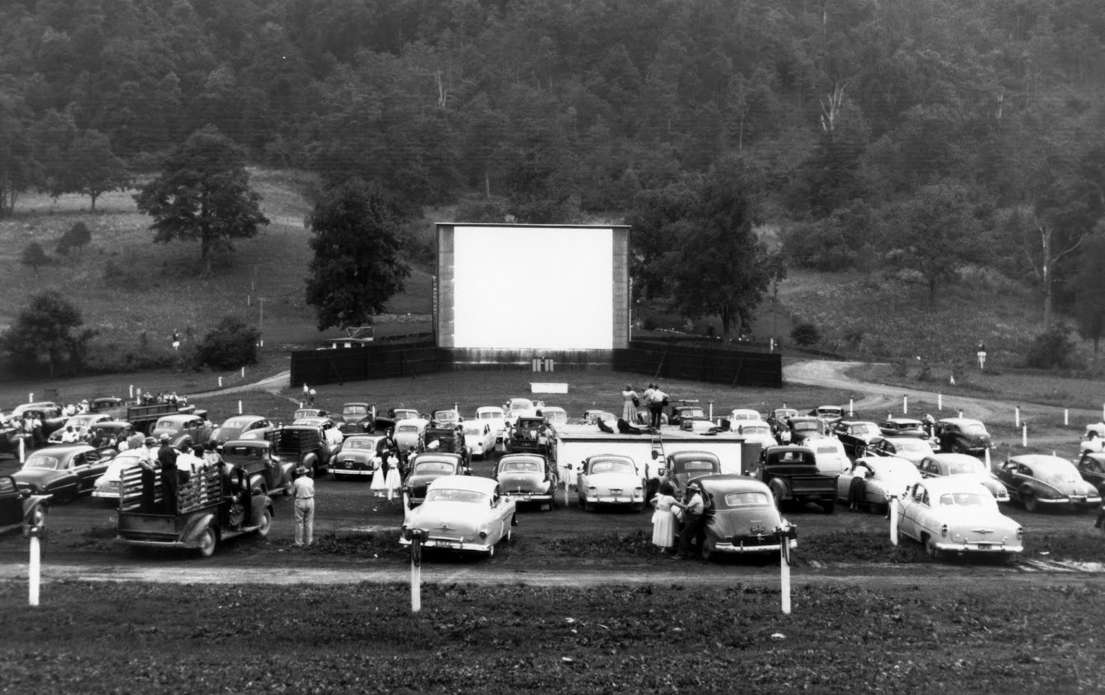 The Automobile and American Life: At the Drive-In: An Incredible Story ...