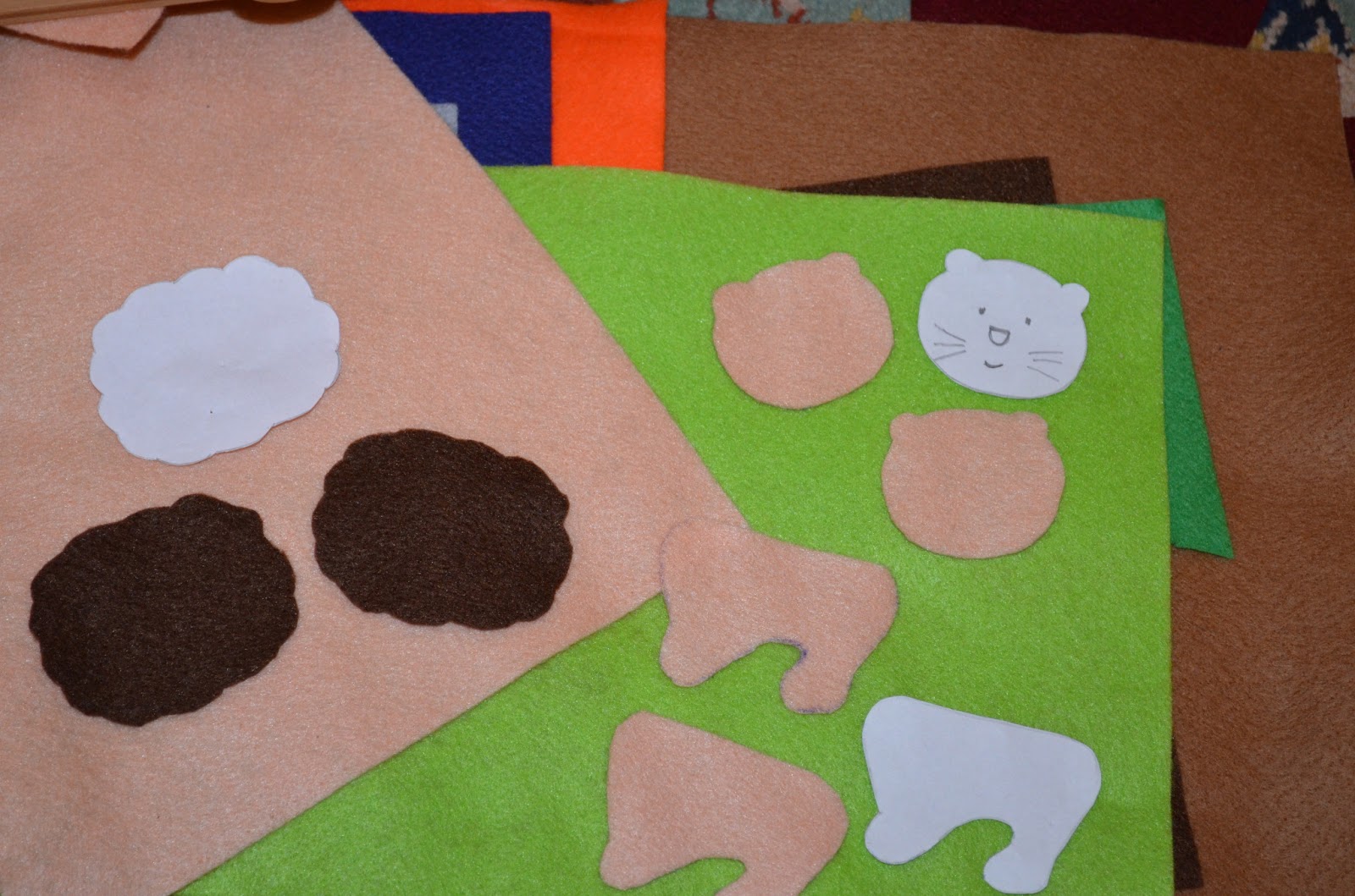 Papusile Dariei. : Tutorial - un leu din fetru