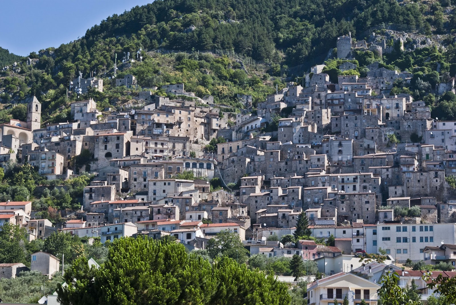 Pesche - La libreria d'Italia - Paesi Fantasma