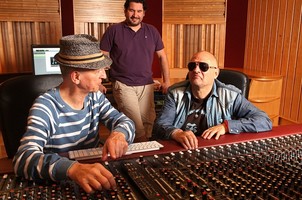 Jolly Joker`s Ohrenbalsam: CHRIS EVANS AND DAVID HANSELMANN, STONEHENGE ...