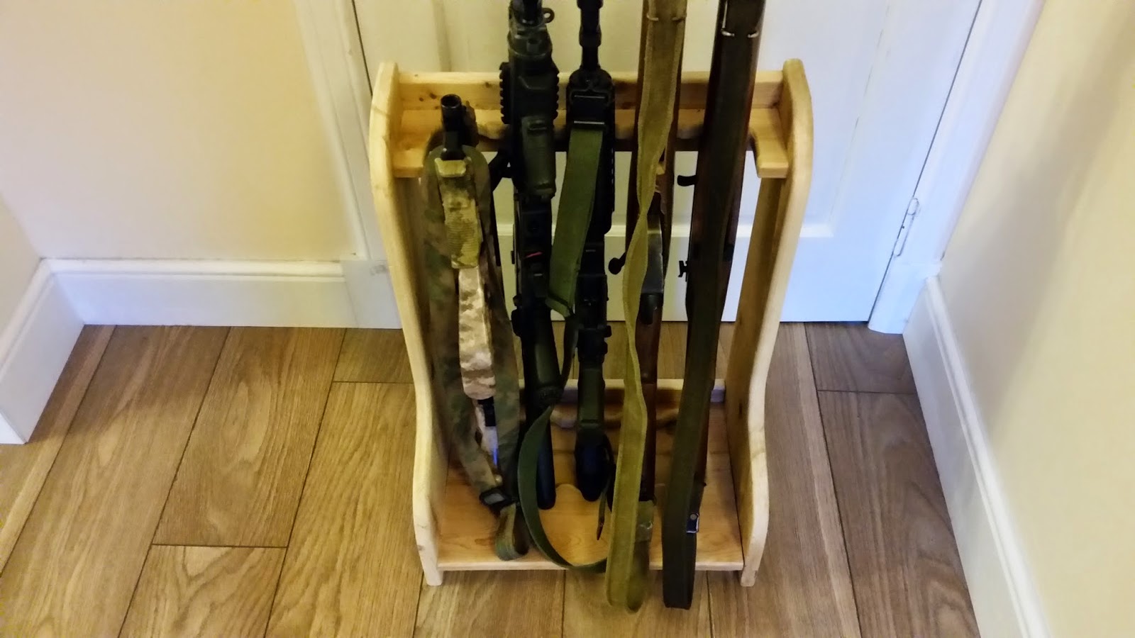 The Crapworks: Easybuild Compact Rifle Rack