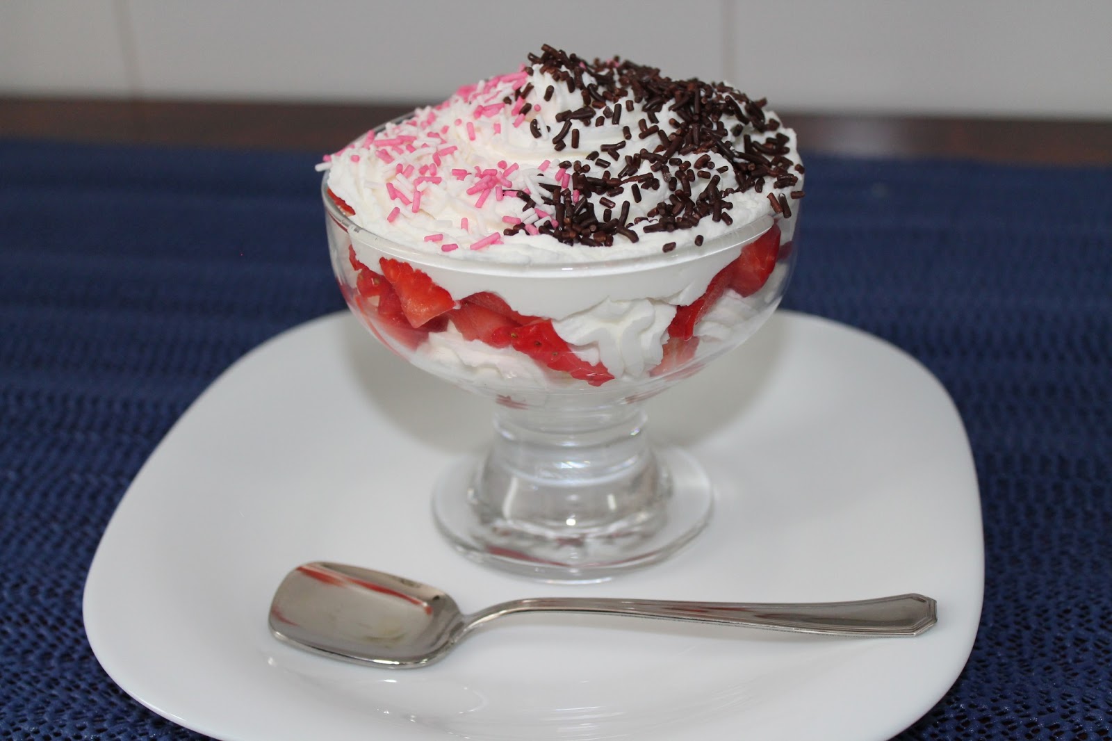 Mis Recetas: Copa de nata y fresa.